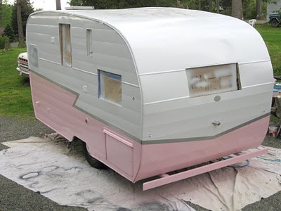 Nancy's Vintage Trailers: I'll Take One in Pink..